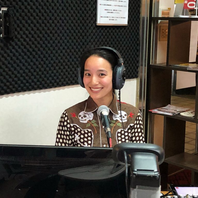 レイヤマダ 那覇FM「レイヤマダのSinger Song Traveler」でアカペラソングを披露 – レイヤマダ official web site